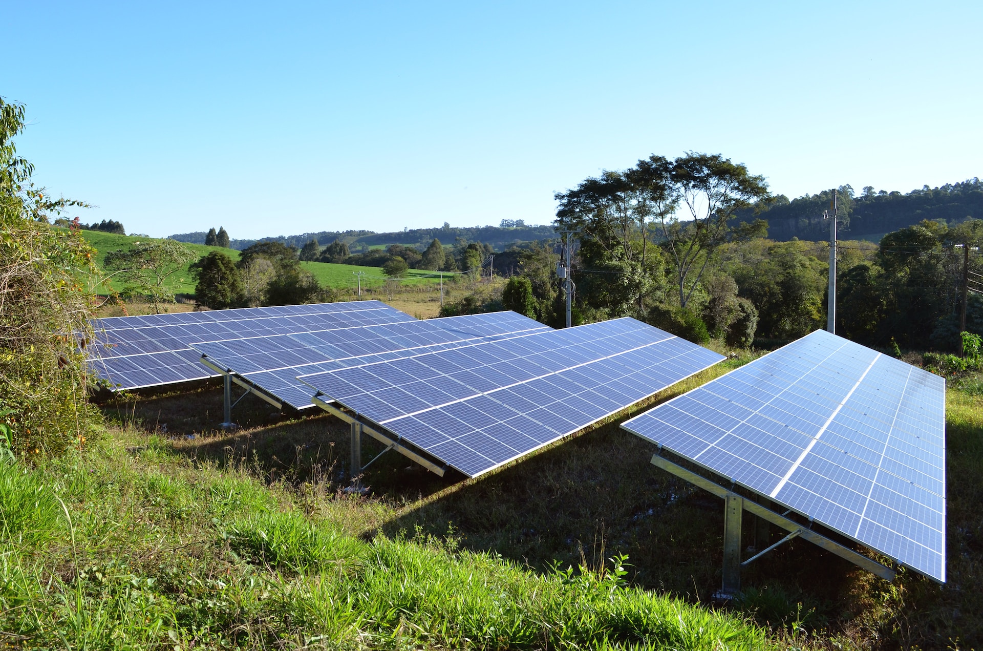 Off-Grid Solar Systems: Understanding the Basics and Benefits